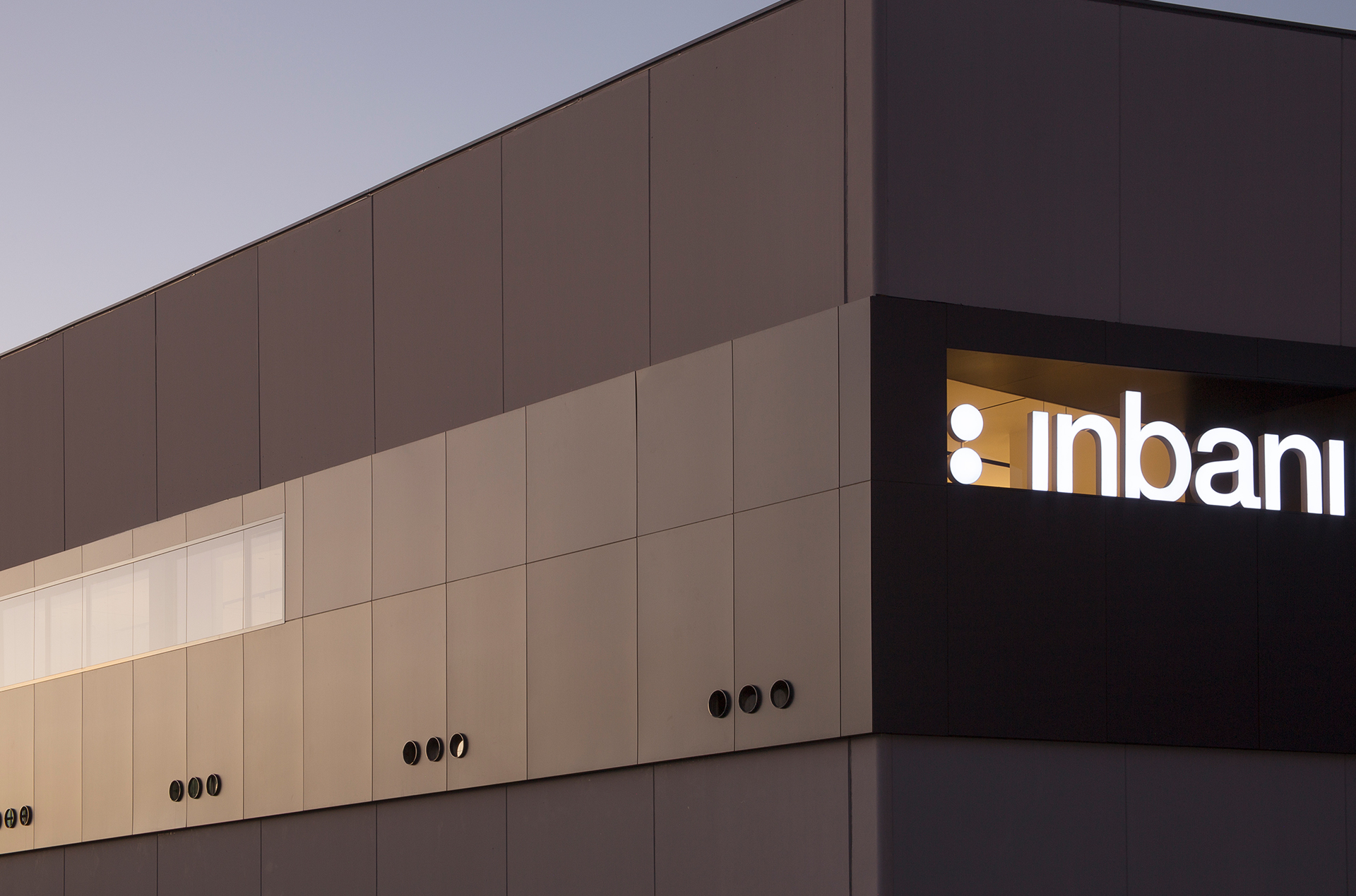 INBANI. Diseño en muebles de baño.